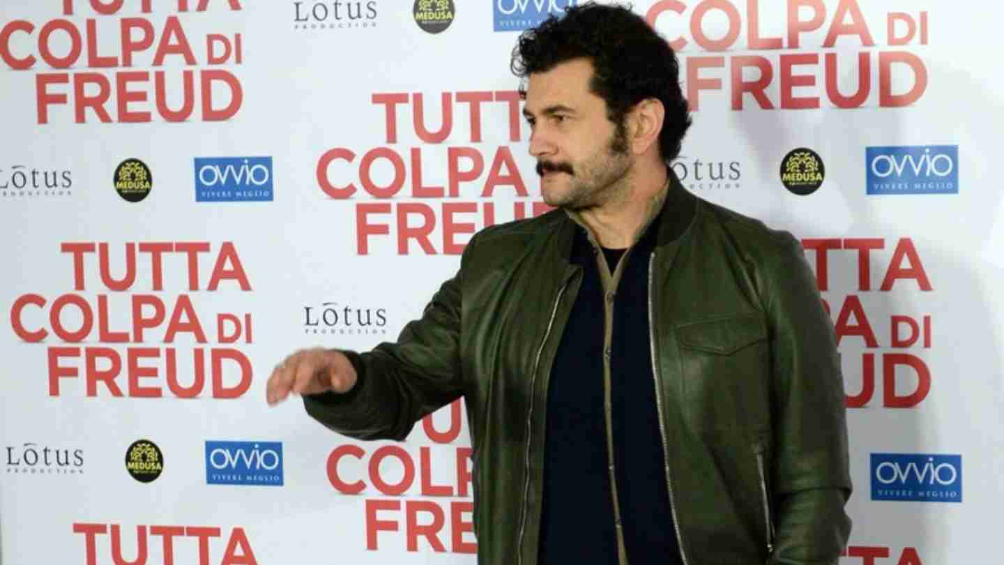 Vinicio Marchioni chi è, età, dove e quando è nato, moglie, figli, vita ...